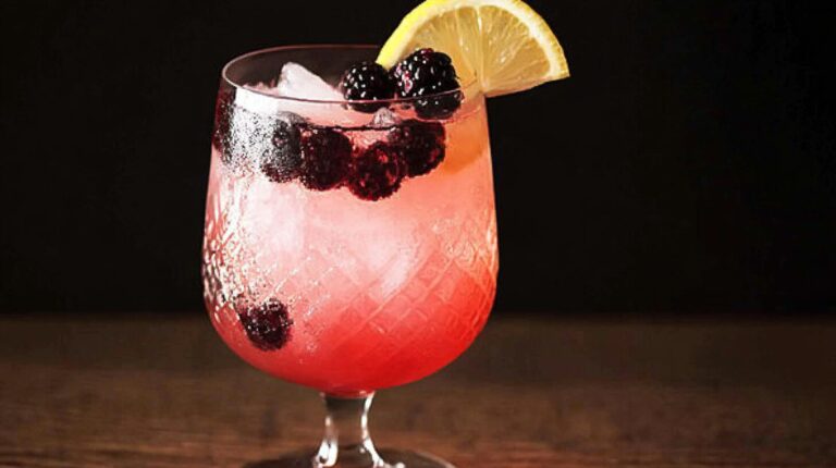 Cómo preparar un Bramble: Receta paso a paso para este cóctel clásico ...